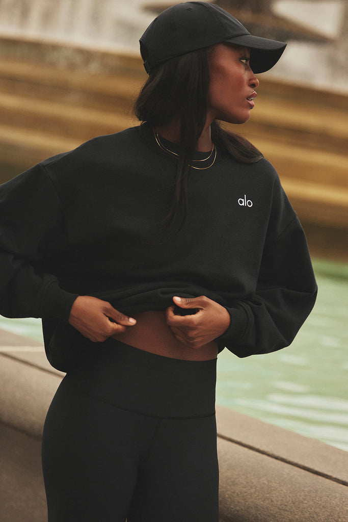 Accolade Crew Neck Pullover - Black | Alo Yoga