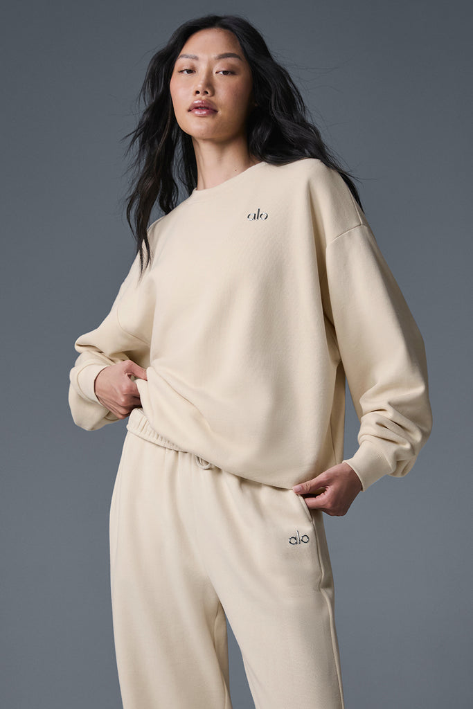 Accolade Crew Neck Pullover - Oat Milk | ALO