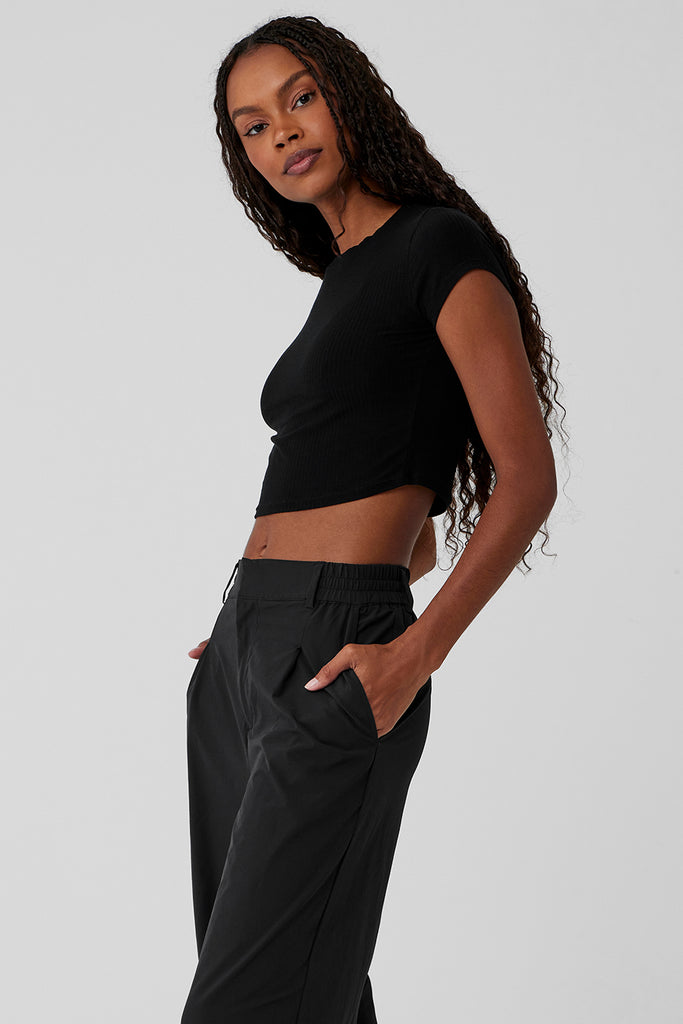Ribbed Sea Coast Cropped Short Sleeve Tee - Black | Alo Yoga