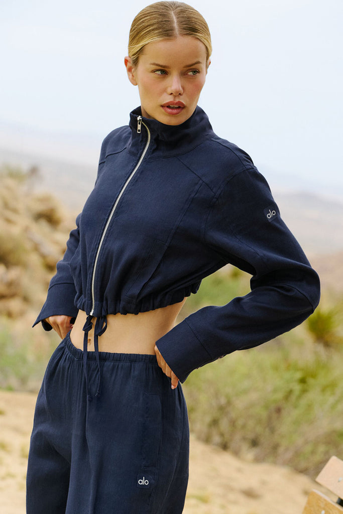 Linen Cropped Getaway Jacket - Navy | ALO