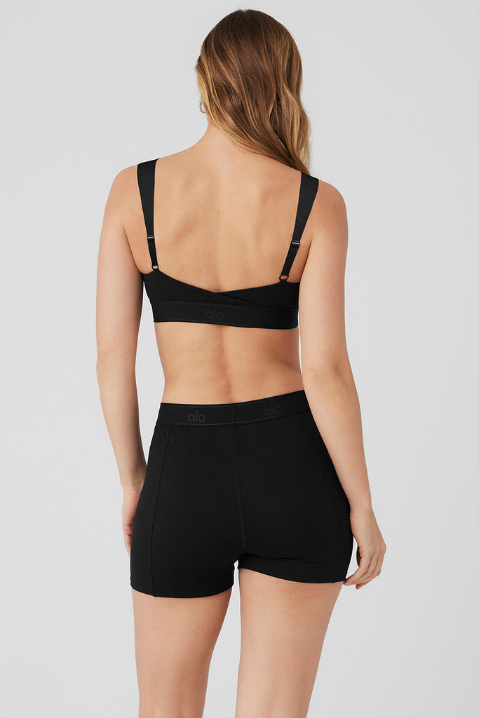 Alosoft Molded Showcase Bra - Black | Alo Yoga