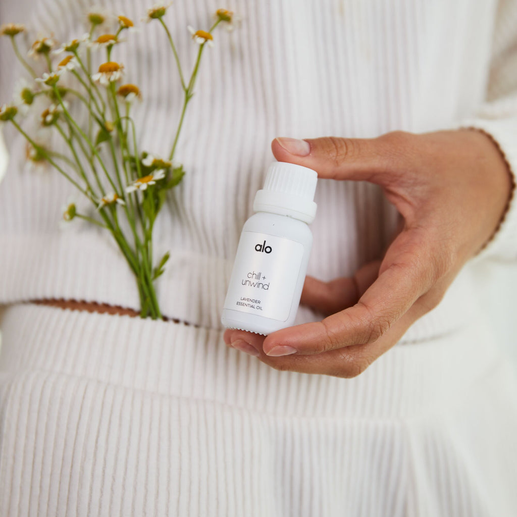How To Incorporate Essential Oils Into A Daily Practice | ALO