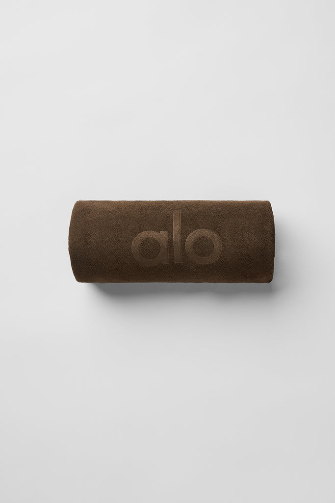 Performance No Sweat Hand Towel - Espresso | ALO