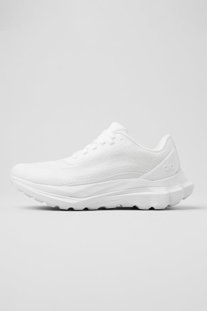Alo Runner - White/White | Alo Yoga
