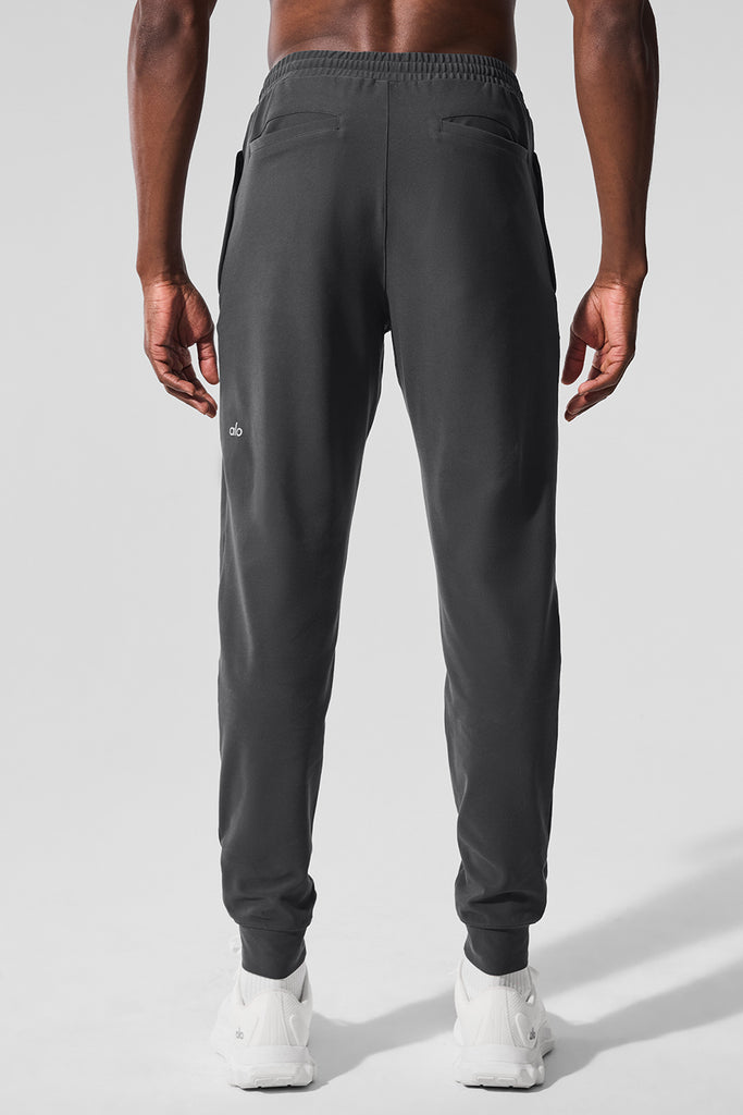 Conquer Max Performance Jogger - Anthracite | Alo Yoga
