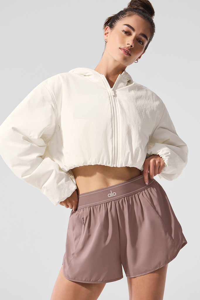 Cropped Mountain Peak Full-Zip Hoodie - Ivory | ALO
