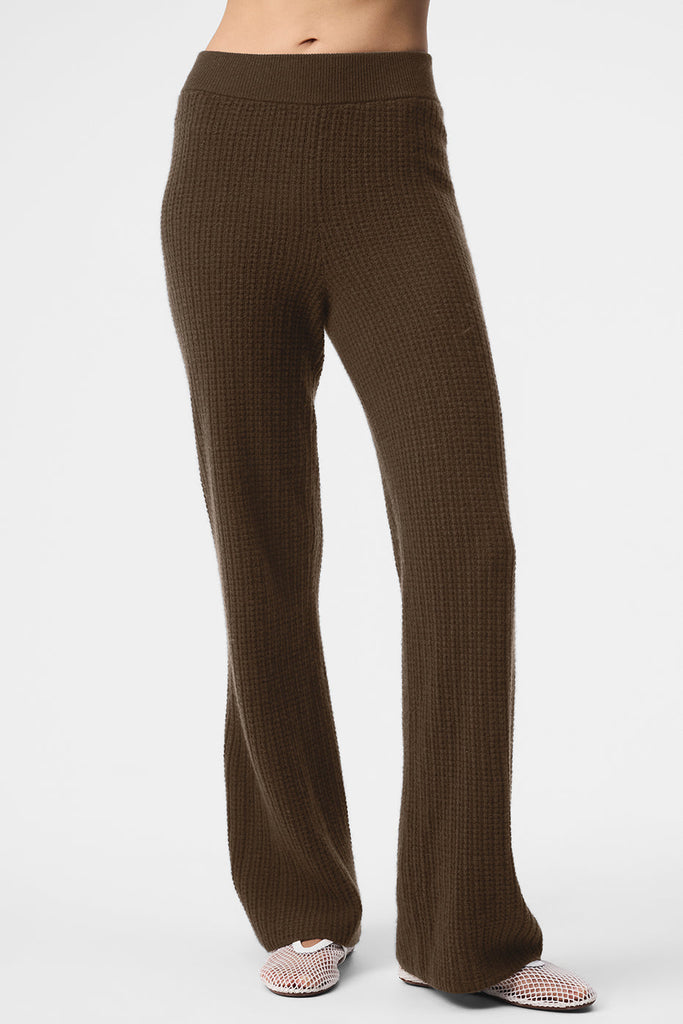 Cashmere High-Waist Plush Waffle Pant - Espresso | ALO