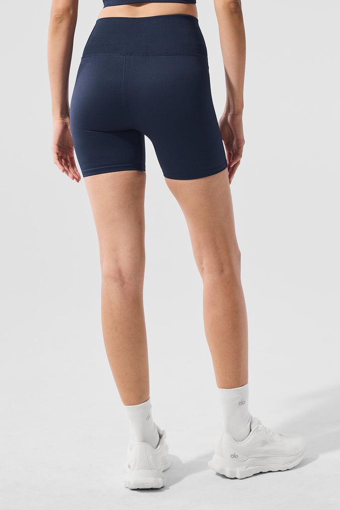 5" Seamless Ribbed Favorite Short - Navy | Alo Yoga