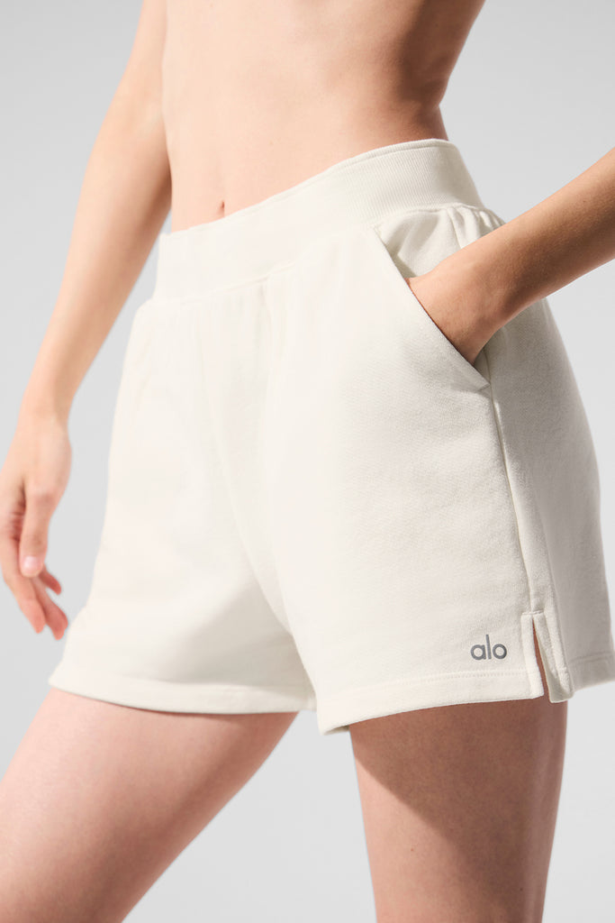 Low Key Sweat Short - Ivory | Alo Yoga