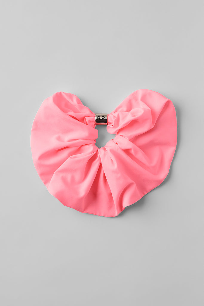 Bead It Oversized Scrunchie - Neon Bubblegum | Alo Yoga