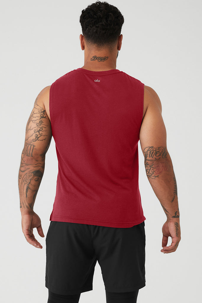 The Triumph Muscle Tank - Victory Red | Alo Yoga